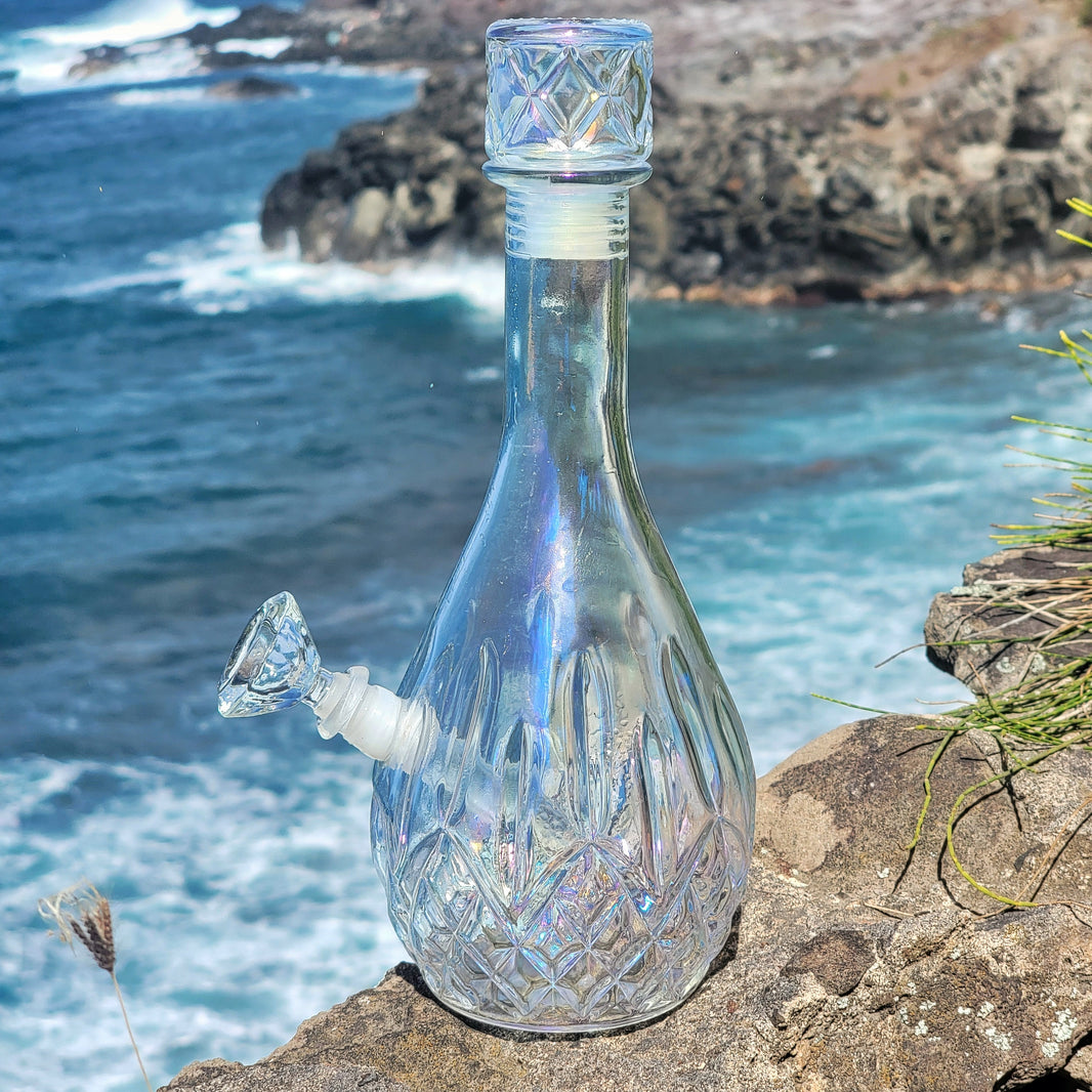 Contemporary (Non-Vintage) – Bongs In Paradise