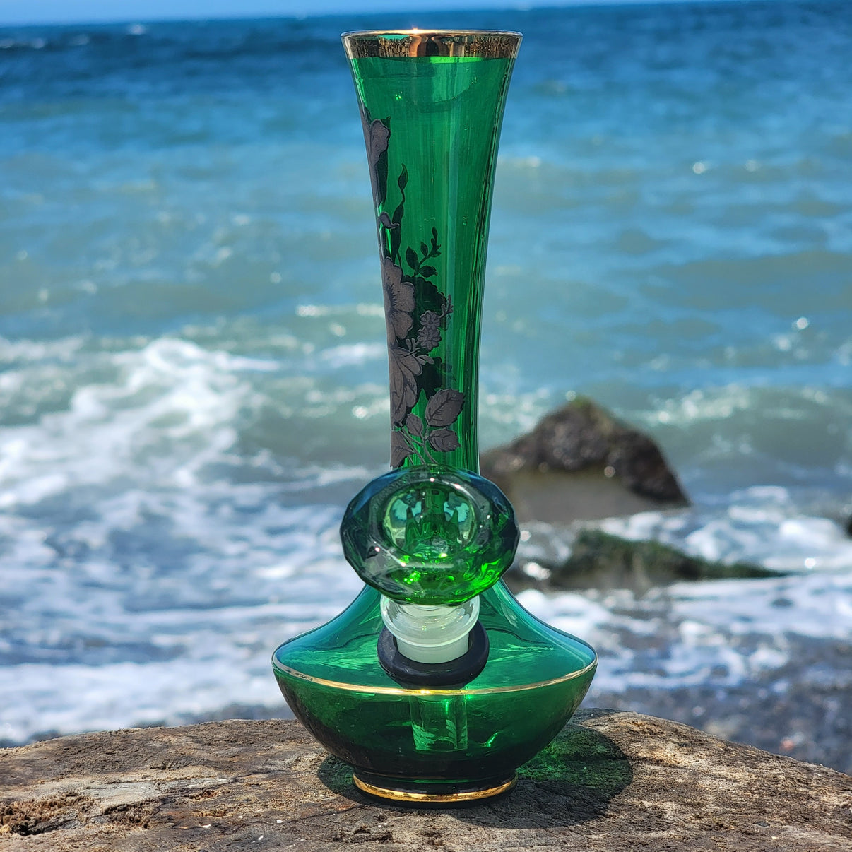 "Emerald Opulence" Vintage Glass Vase Bong – Bongs In Paradise